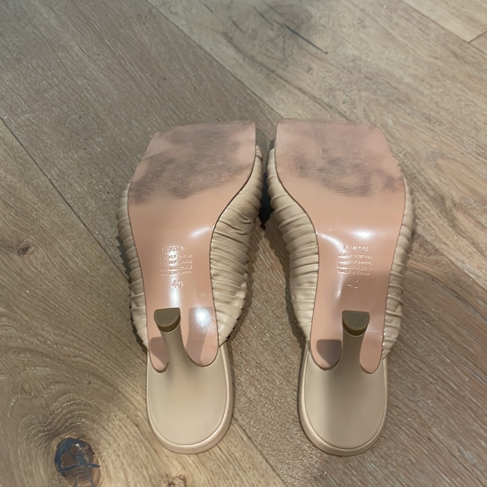 Alias Mae Lew Heel In Natural / Nude Leather - Gem